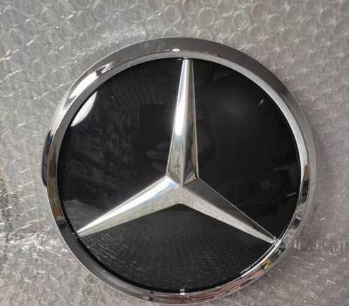 Эмблема Mercedes W213