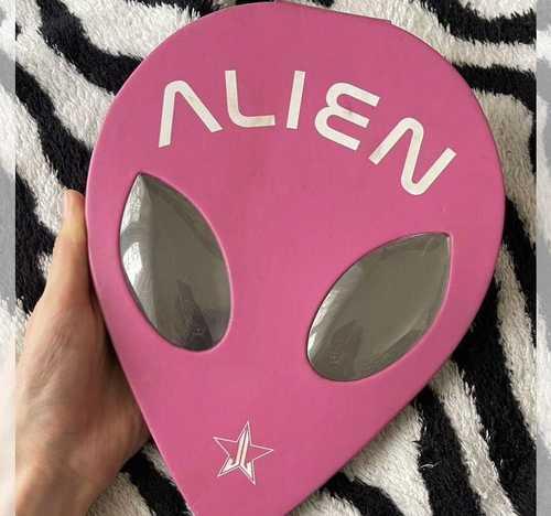 Палетка теней jeffree star alien