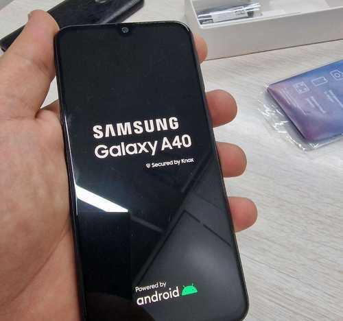 Samsung Galaxy A40, 4/64 ГБ