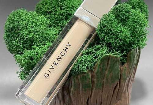 Givenchy консилер