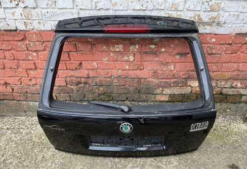 Крышка багажника черная Skoda Octavia A5 универсал