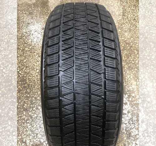 Bridgestone Blizzak DM-V2 235/55 R20