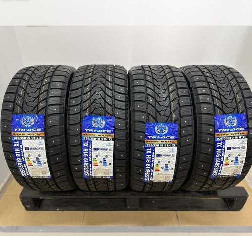 Tri Ace Snow White II Stud 235/35 R19 90U