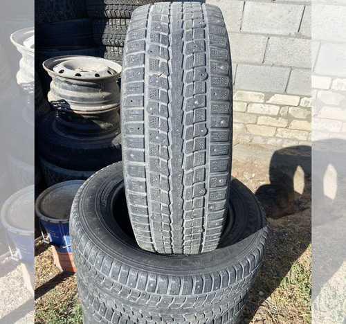 Dunlop SP LT Winter 215/65 R16