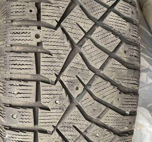 Nitto Therma Spike 235/65 R17 108T