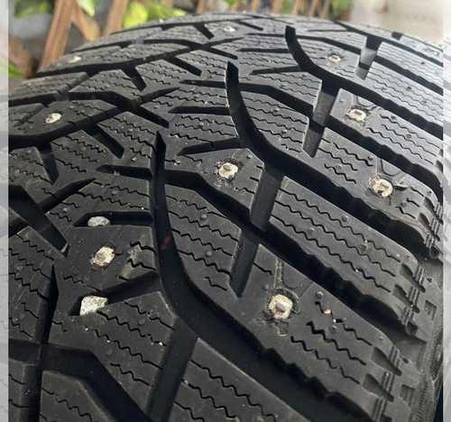 Bridgestone Blizzak Spike-02 245/40 R19 98T