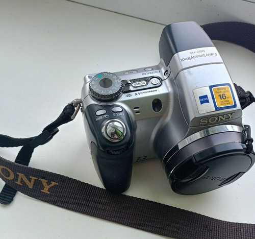 Цифровой фотоаппарат sony cyber shot dsc