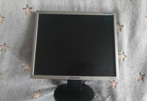 Монитор Samsung SyncMaster 943N 1280x1024