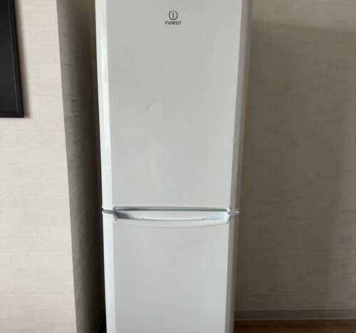 Холодильник Indesit BH180.25 б/у