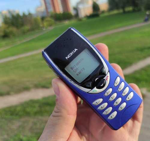 Nokia 8210