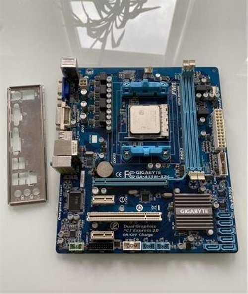 Комплект FM1 4 ядра 3Ггц / плата DDR3 / кулер