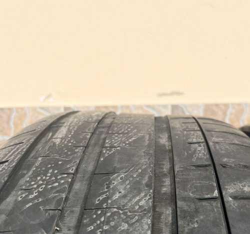Vredestein Ultrac Vorti 255/55 R19 и 285/45 R19 111Y
