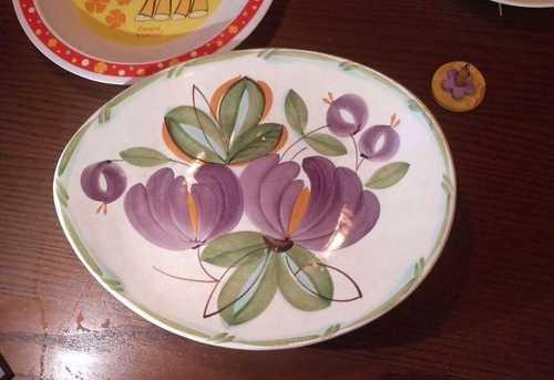 Тарелка СССР и тарелка из пластика для детей