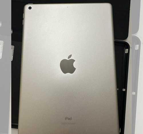 Планшет Apple iPad 10.2 2021 (9th Gen) Wi-Fi 64 Гб