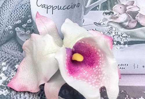 Брошь из кожи Орхидея. Нежность царицы