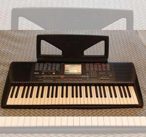 Синтезатор Yamaha PSR 220