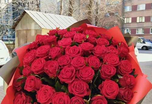 Букет из 51 высокой красной розы