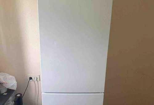 Новый холодильник Indesit ITR 4180W