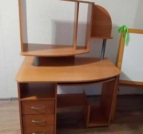 Компьютерный стол