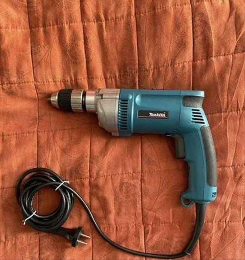 Дрель makita dp4001