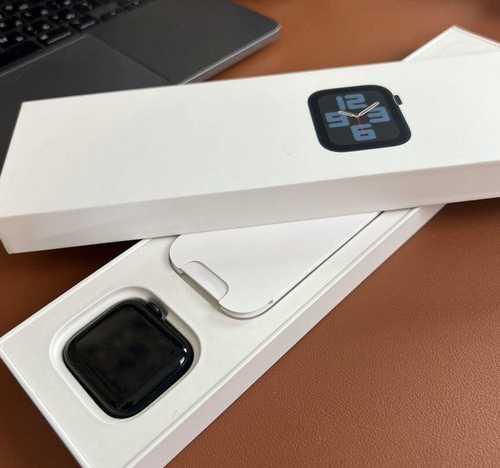 Apple Watch SE2 40mm новые