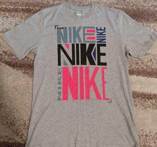 Новая футболка Nike