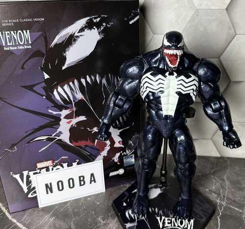 Фигурка Веном