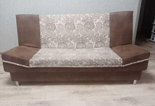 Продаю диван в хорошем состоянии,не изношенный
