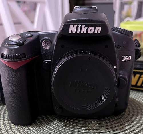 Фотоаппарат Nikon D90 Body