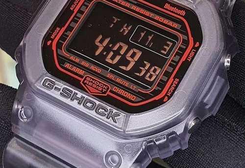 Новые орегинальные часы Casio DW-B5600G