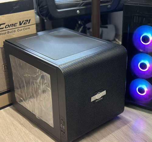 Корпус Thermaltake Core V21