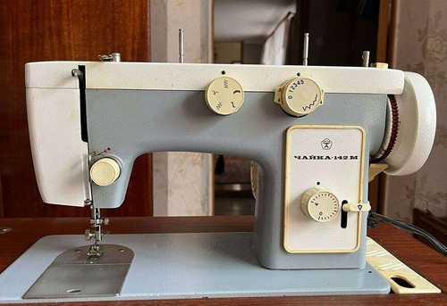 Швейная машинка электрическая Подольск Чайка 143