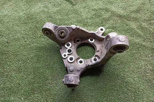 Поворотный кулак задний правый Nissan Teana J32