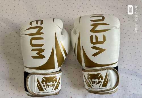 Боксерские перчатки Venum 14oz