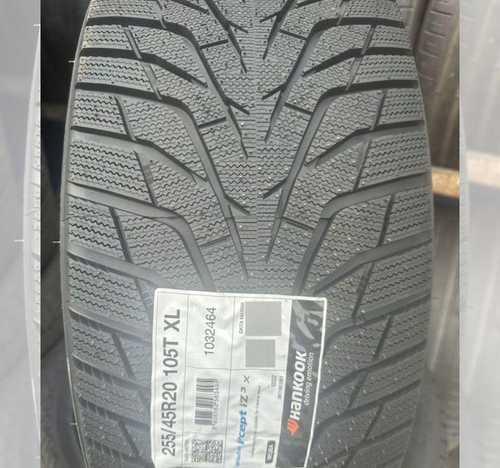 Hankook Winter I'Cept IZ3 X W636A 255/45 R20 105T