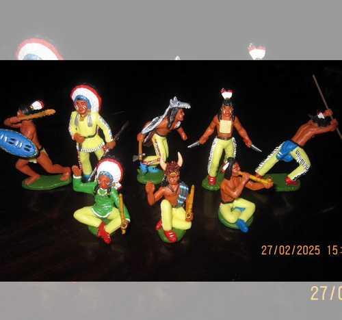 4 Новые индейцы ГДР резина 6-7см жёлтые