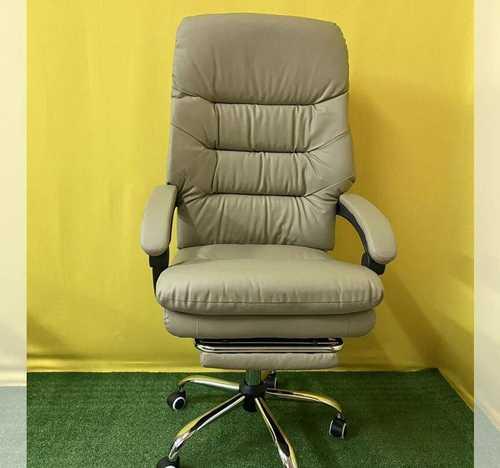 Компьютерное кресло руководителя офисное