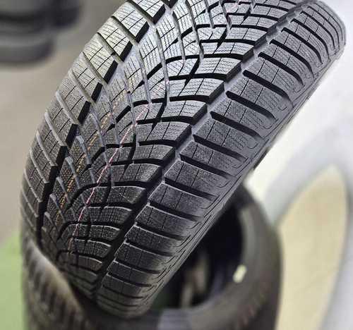 Goodyear UltraGrip Performance  275/40 R21