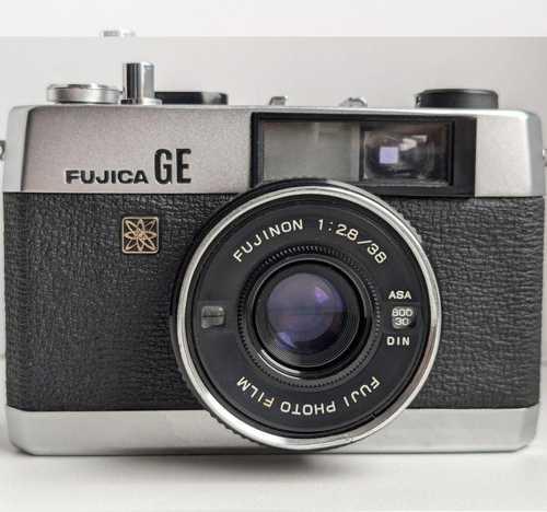 Пленочный фотоаппарат Fujica GE