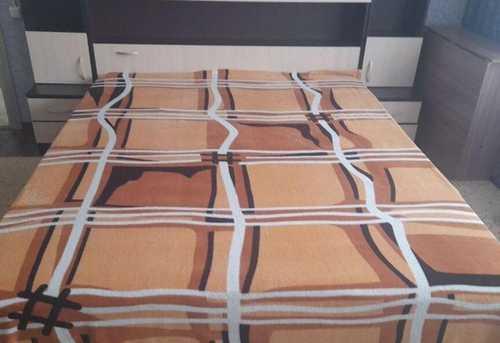 Кровать двухспальная без матраса с тумбочками