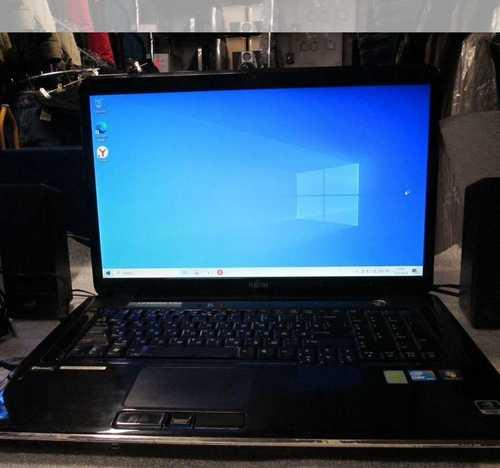 Ноутбук Fujitsu lifebook NH570-core-i3-18,4", 1680
