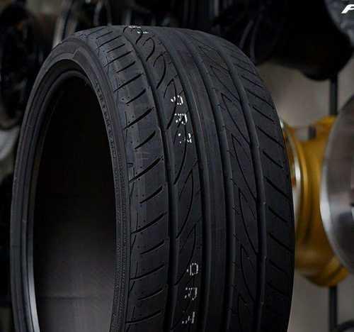 Yokohama Advan Fleva V701 245/40 R19 98W