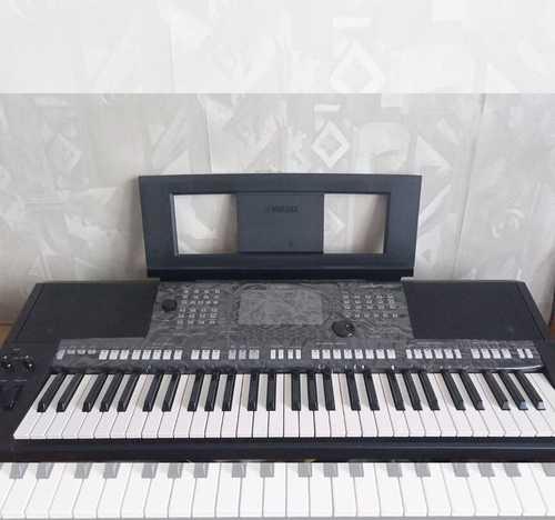 Синтезатор Yamaha PSR-S775