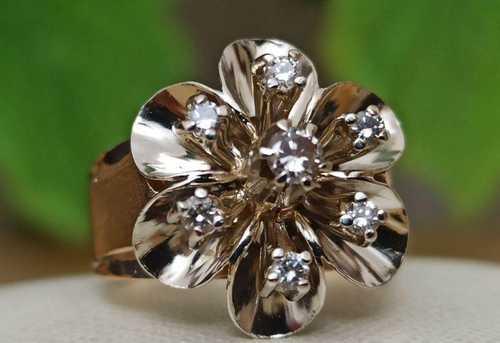 Золотое крупное кольцо с бриллиантами 583 СССР