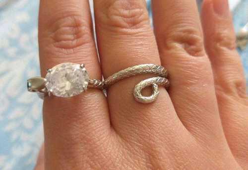 Серебрянное кольцо двойное змея с камнем