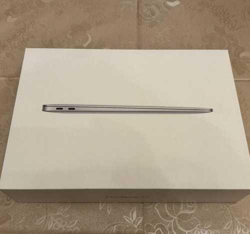 Apple MacBook Air M1 16/512, сколы стекла