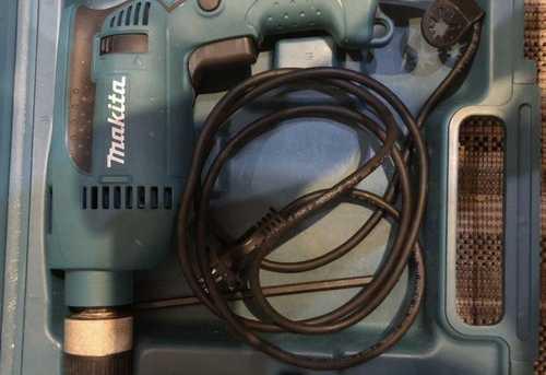 Ударная дрель Makita HP1640k