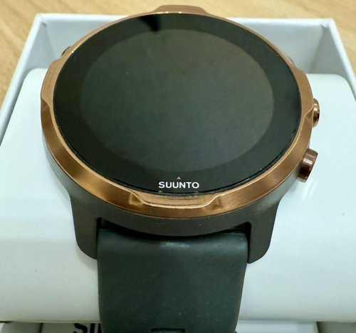 Смарт-часы Suunto 7