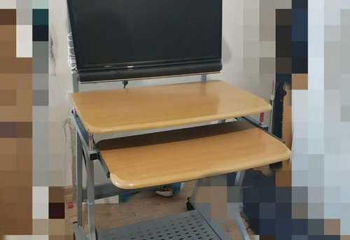 Компьютерный столик на колесиках