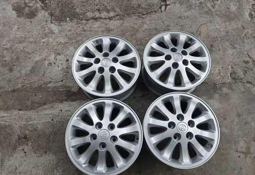 Комплект литых дисков Toyota R15 5x114.3 ET45